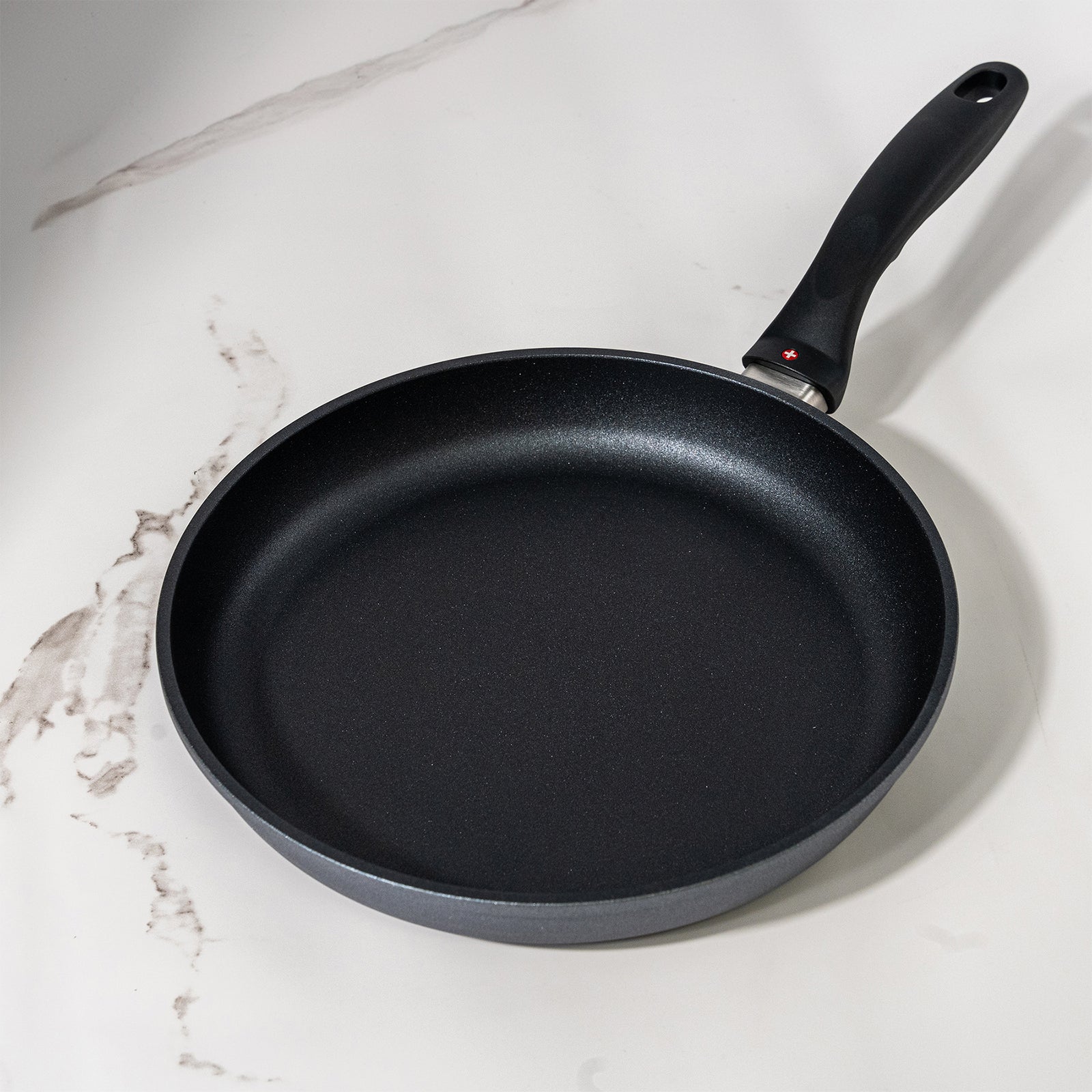 Swiss Diamond | Cookware | Luxury Nonstick Pans | Kitchen Knives
